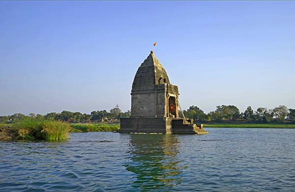Narmada Parikrama: Baneshwar Temple, Maheshwar, Madhya Pradesh
