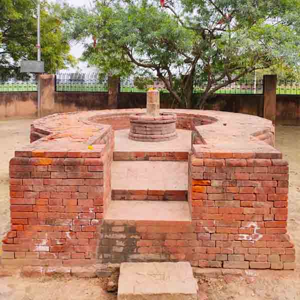 Temple of Mahadeo Baba, Parauri Village, Ghatampur Tehsil, Kanpur Nagar ...