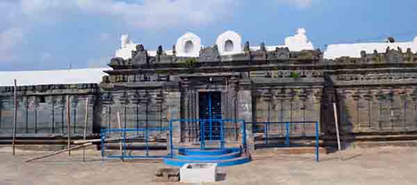 Sri Halagundi Basaveshwara Temple, Lakkundi Village, Gadag District ...