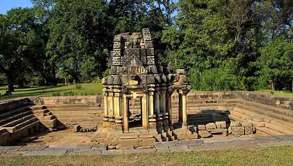 Shiv Temple and Kund, Baroli Group of Temples, Baroli Village ...