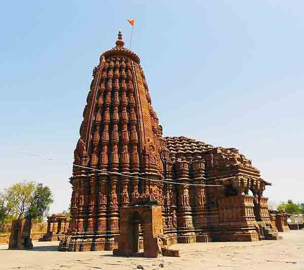 Udayeshwara Mahadeva Temple (Nilkantheswara Mahadeva Temple), Udaipur ...